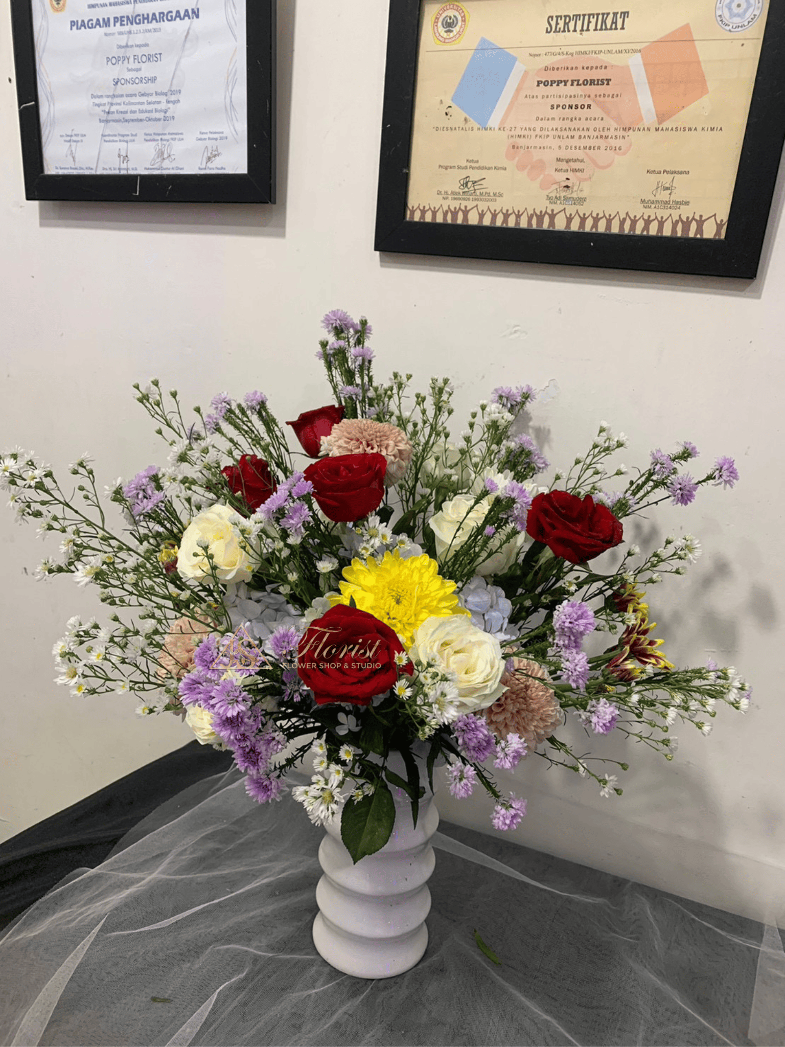 JS Florist: Rangkaian Bunga Segar & Buket Eksklusif